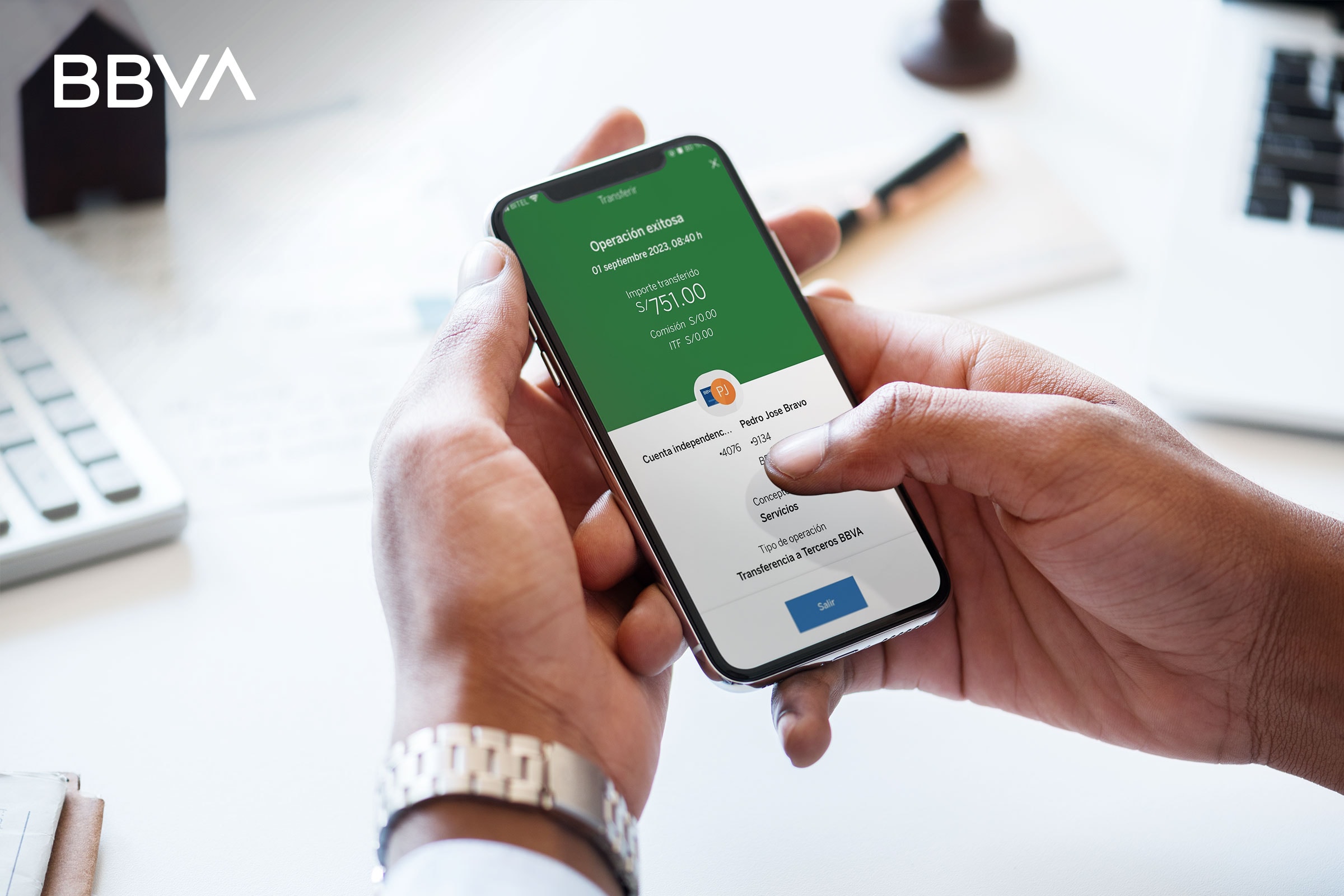 Envía dinero de manera segura y rápida con la App BBVA | BBVA Perú